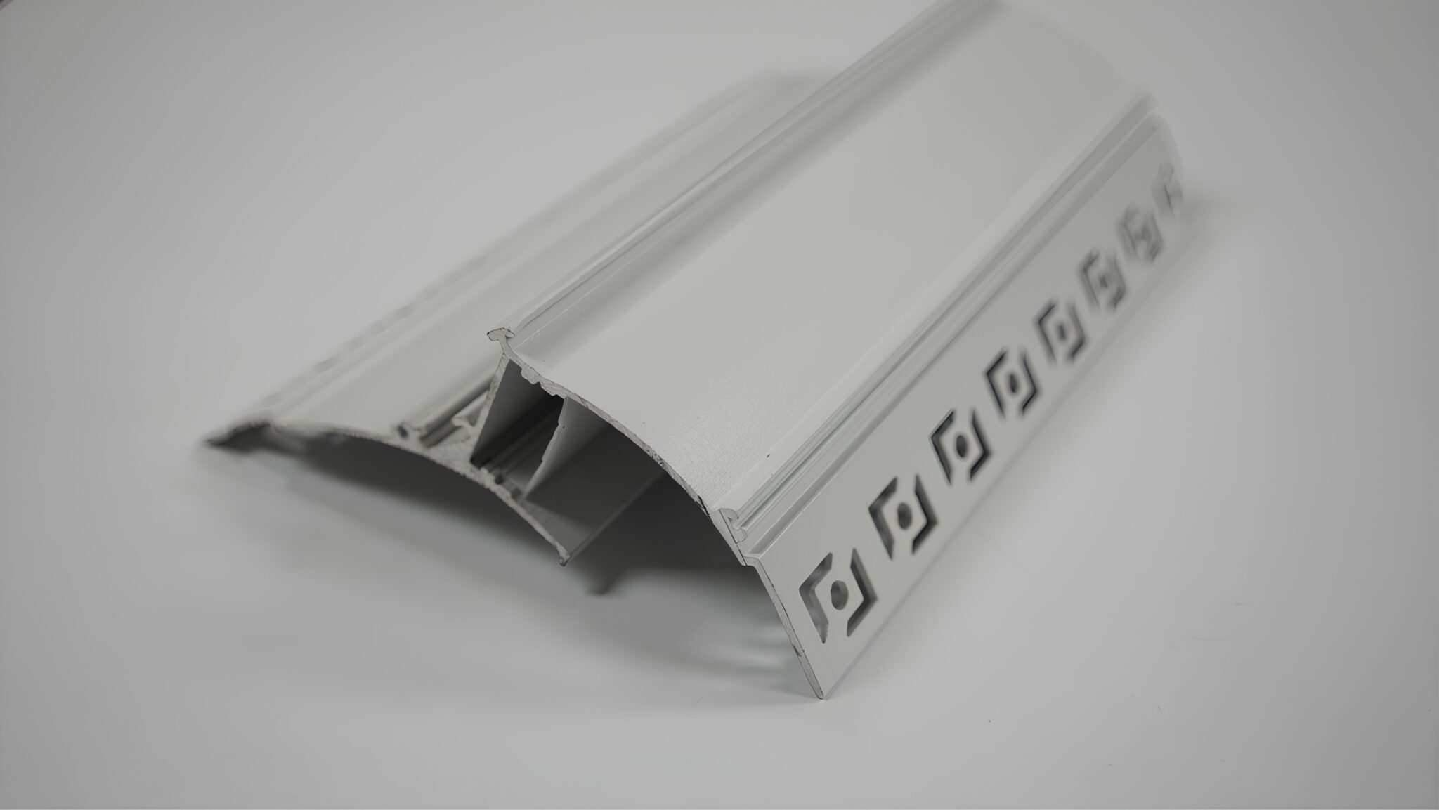 Pencahayaan Optimal: Profil LED Aluminium Penta Linea